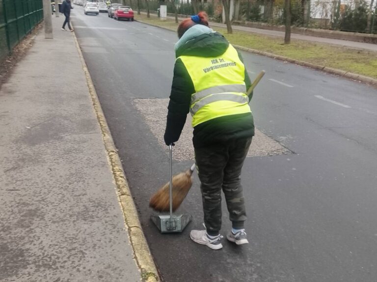 Tisztasági és síkosságmentesítési munkák a kerületben - JGK
